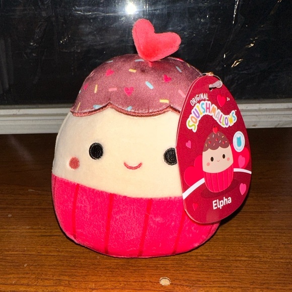 Squishmallows | Toys | First To Market Elpha Cupcake 223 Valentines Day ...